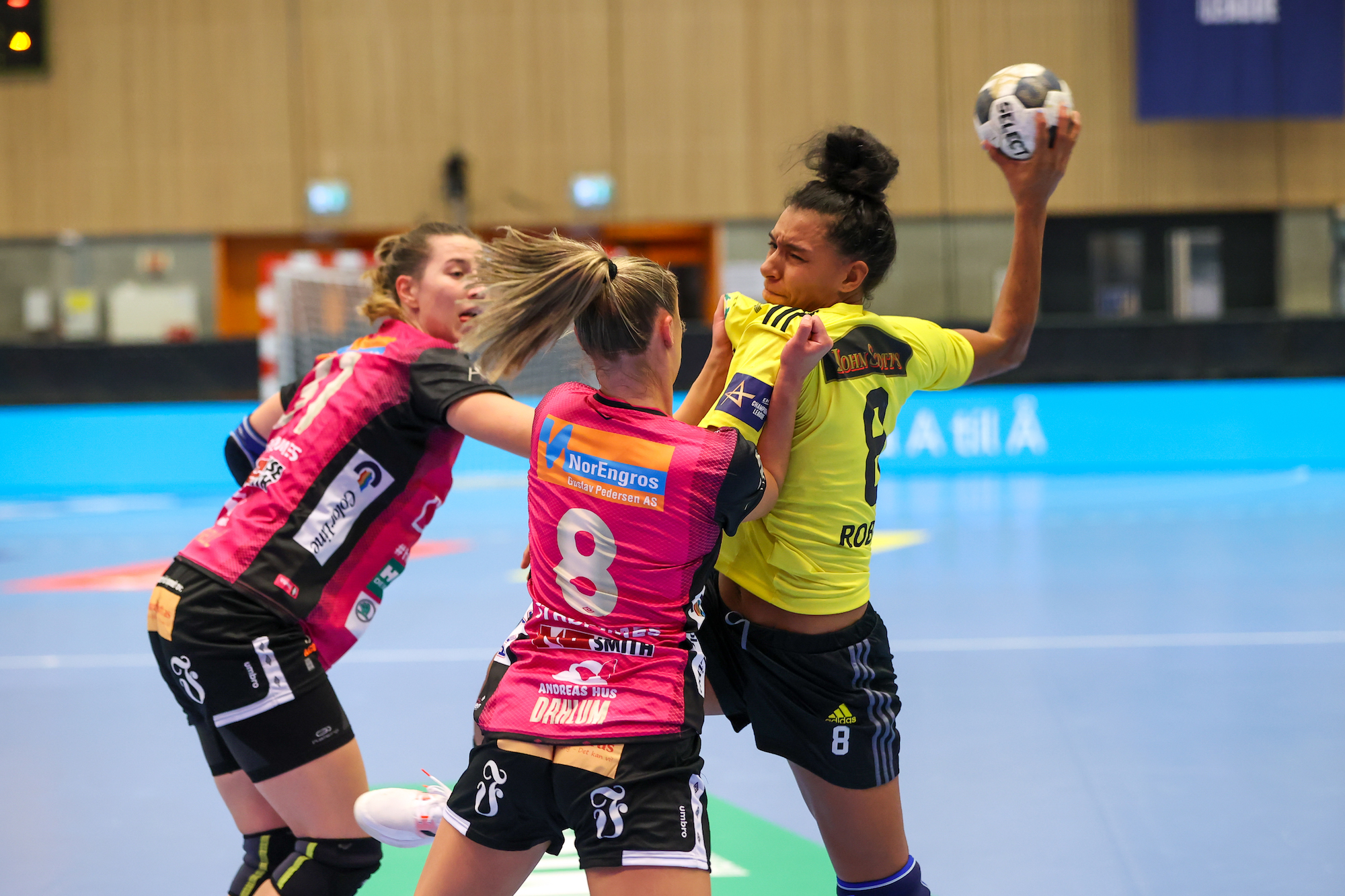 Stellar Mørk drives Vipers past Sävehof