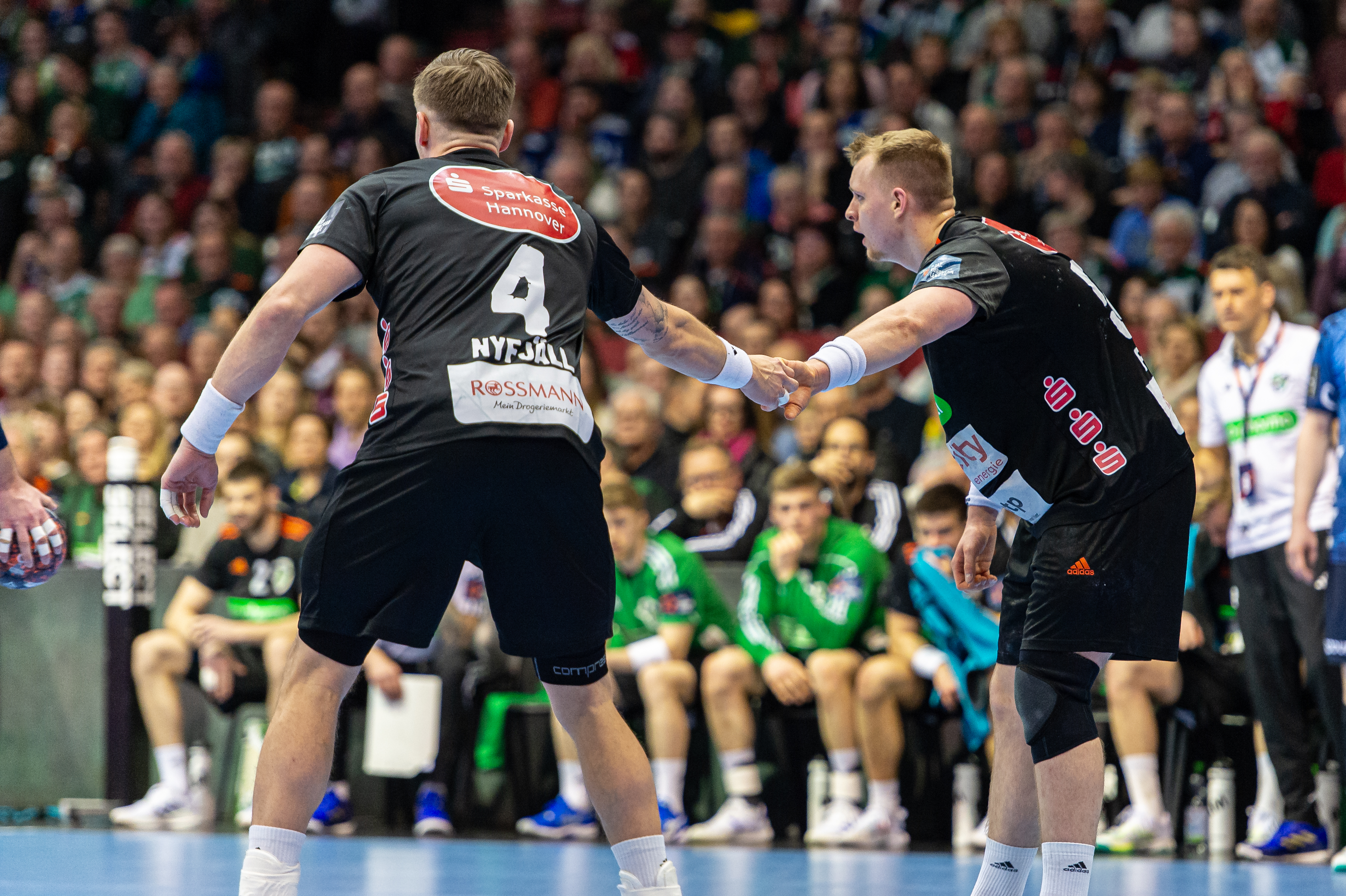 Sporting, Nantes book first quarter-final tickets