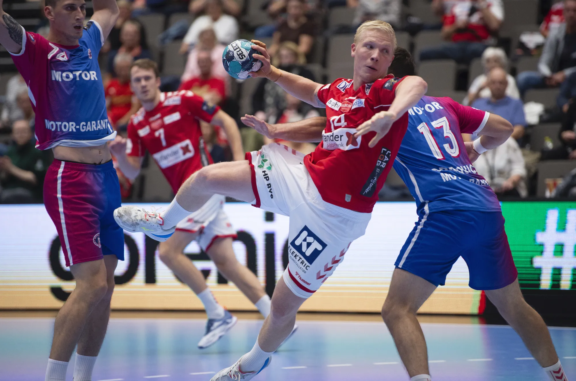 Aalborg go top of group with new goal record